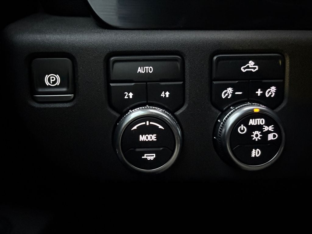 2023 GMC Sierra 1500 4WD Crew Cab Short Box Elevation with 3SB Savannah ...